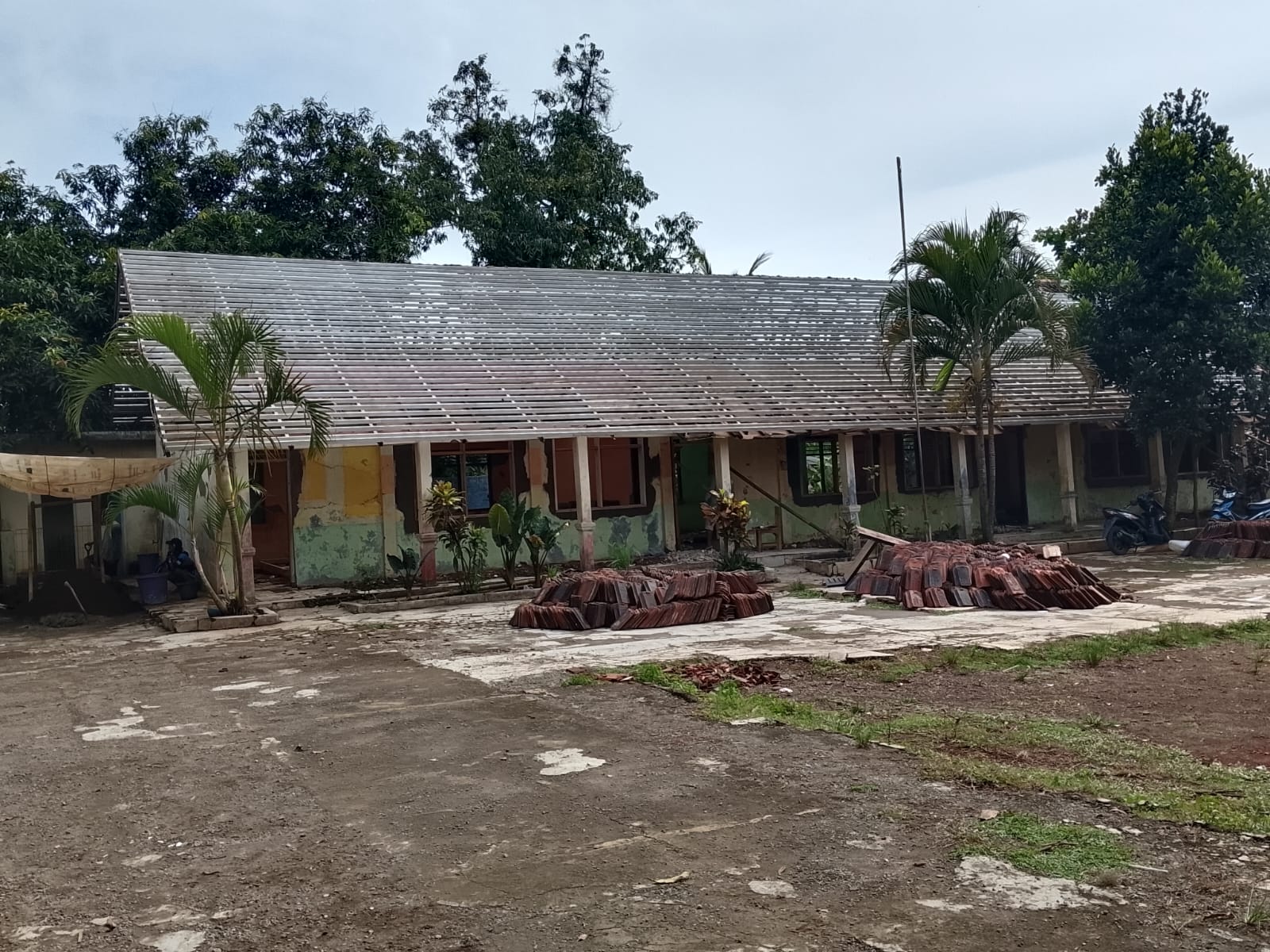 SD Negeri Sawa Baru Ciasem Hilir Direhabilitasi: 3 Ruangan Lama Kini ...